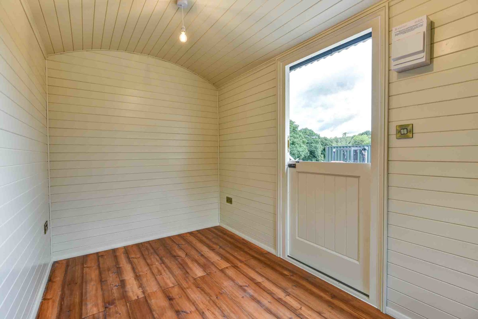 MCF 2 3.7m Shepherds Hut – Holmes Hill Shepherds Huts