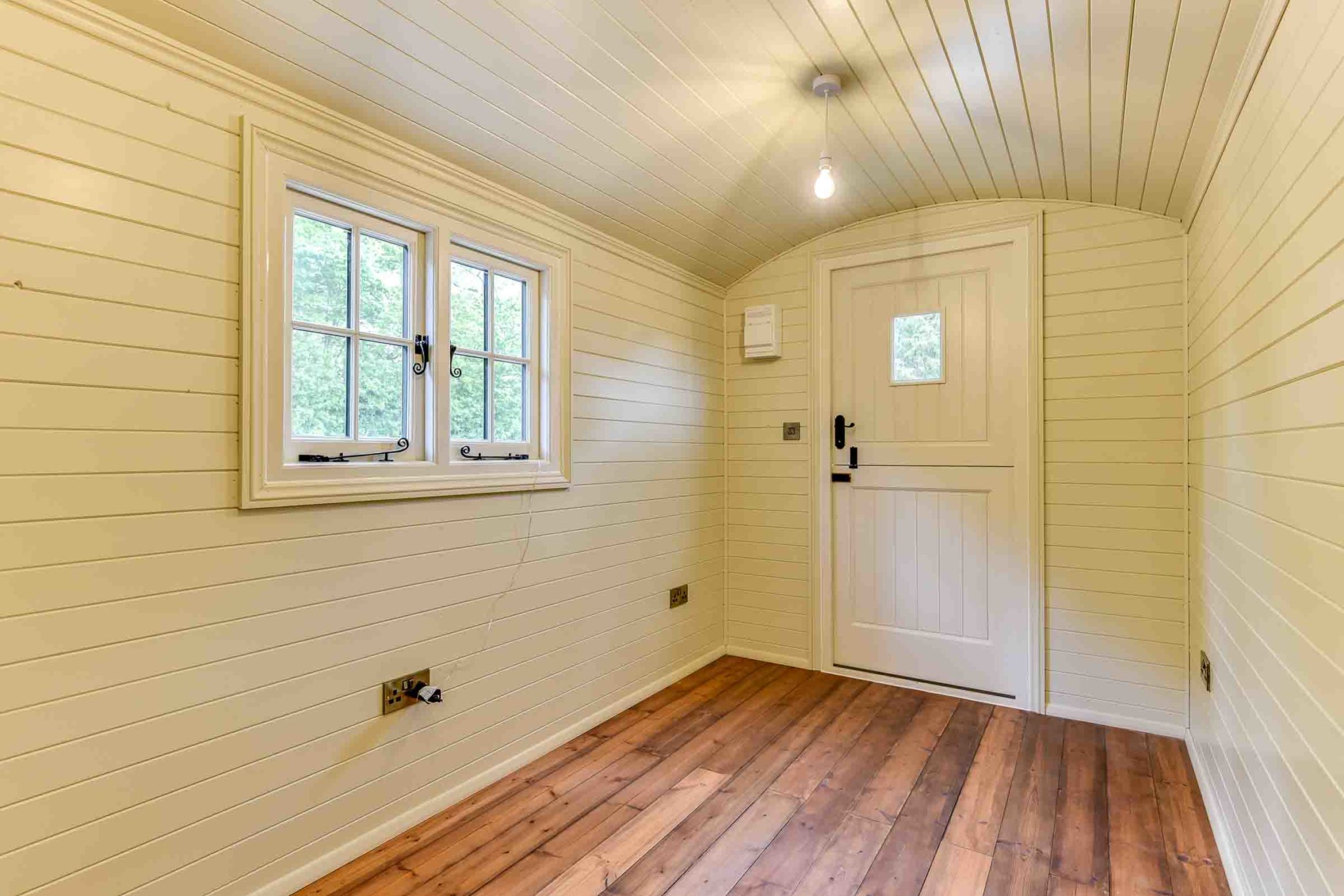 MCF 2 3.7m Shepherds Hut – Holmes Hill Shepherds Huts